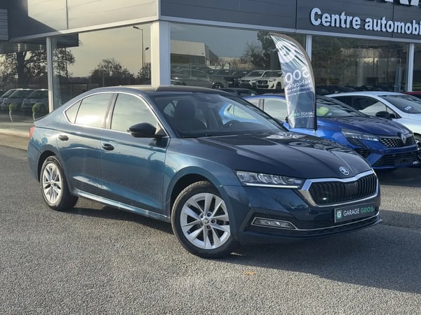SKODA Octavia Bleu Foncé Métal